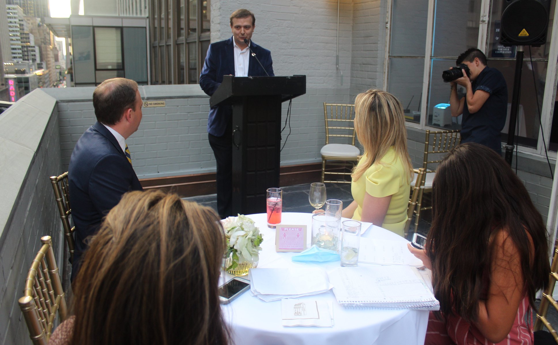 Demiraj takon kongresmenin republikan Lee Zeldin… – Dielli | The Sun