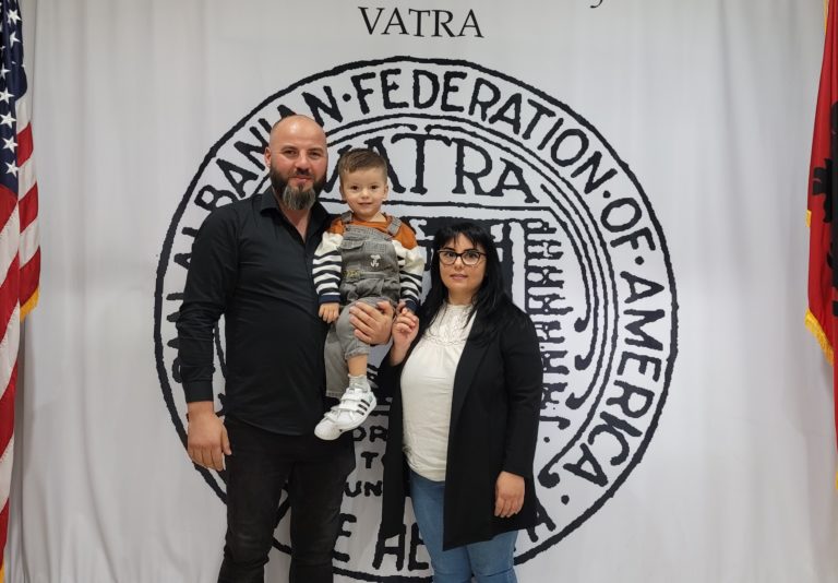 HISTORIANI ZEF UJKAJ I BASHKOHET FAMILJARISHT FEDERATËS VATRA – Dielli ...