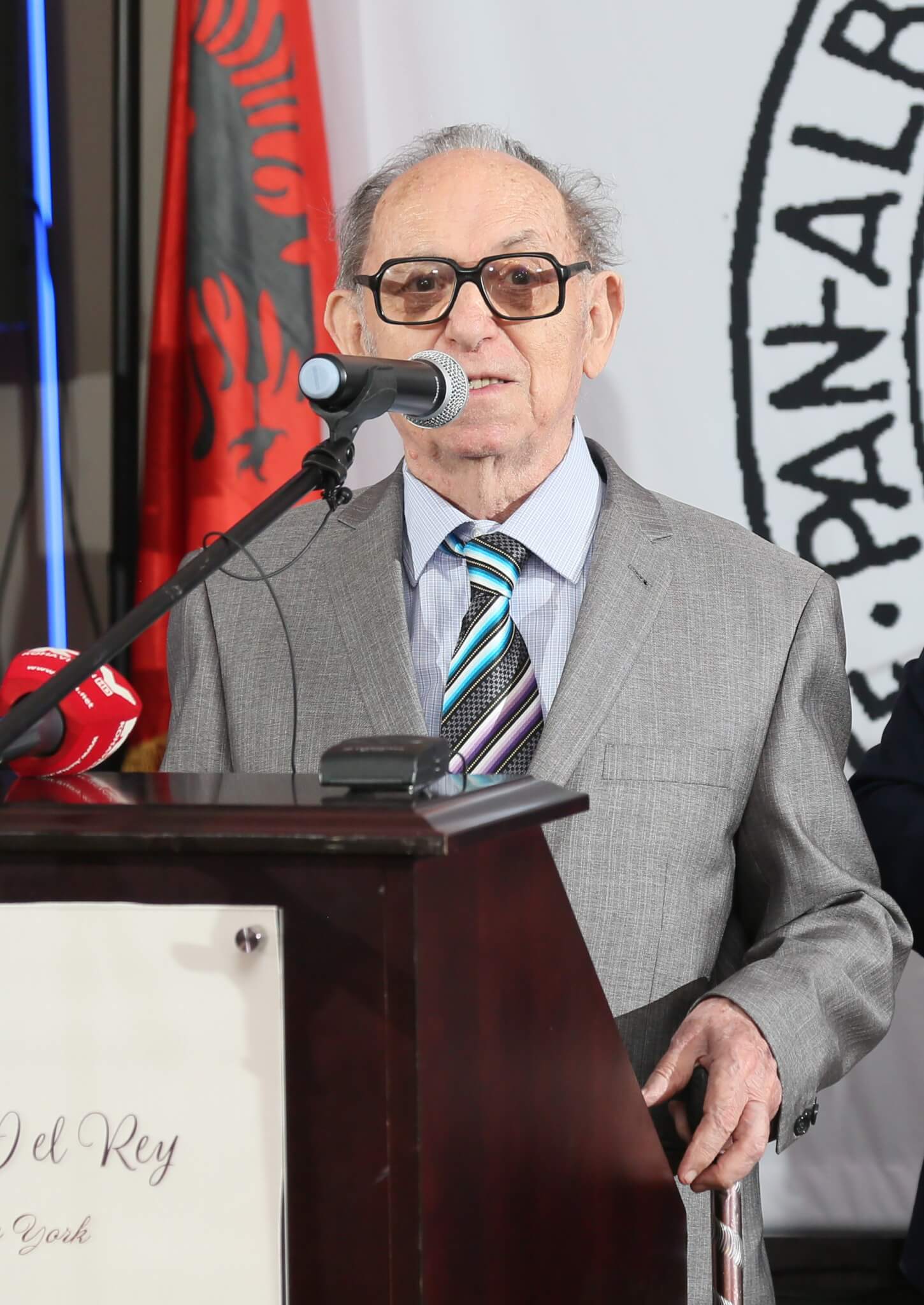 DERI NE UDHETIMIN E ARDHSHEM…MIKU IM FADIL KRAJA – Dielli | The Sun